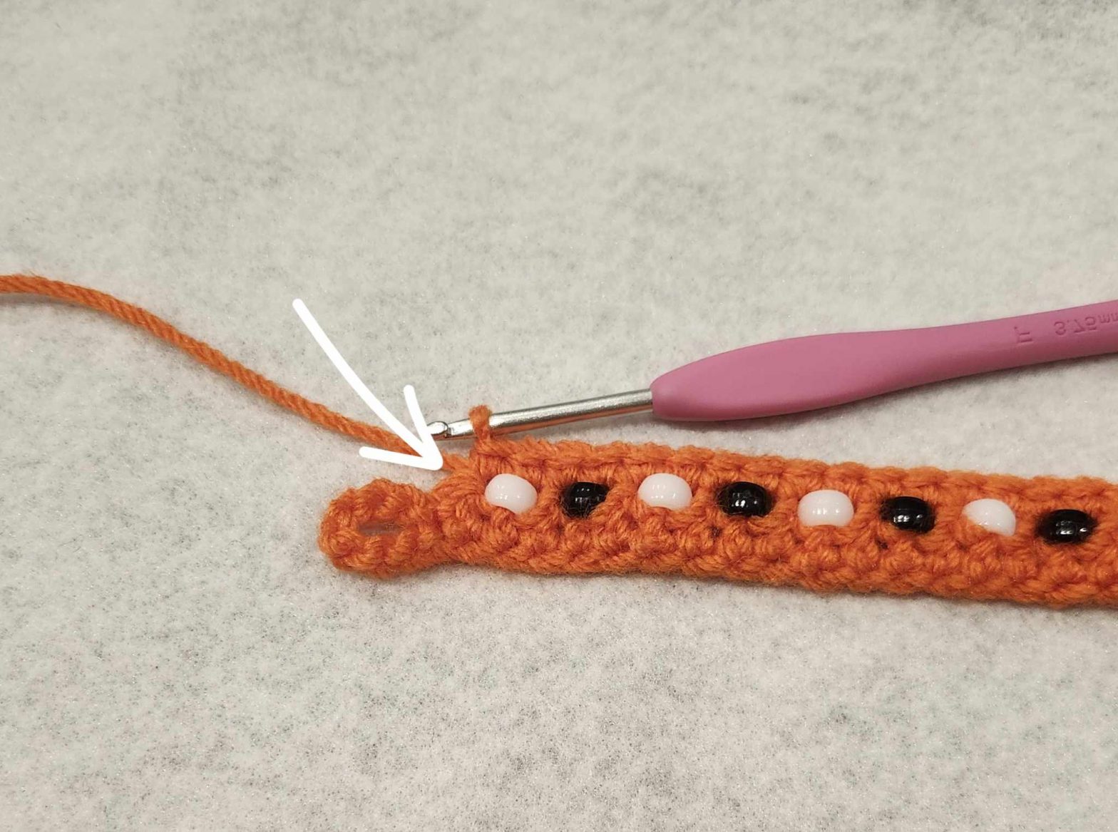 Free Pattern: Crochet Beaded Fidget Braclet - Owls R Pals